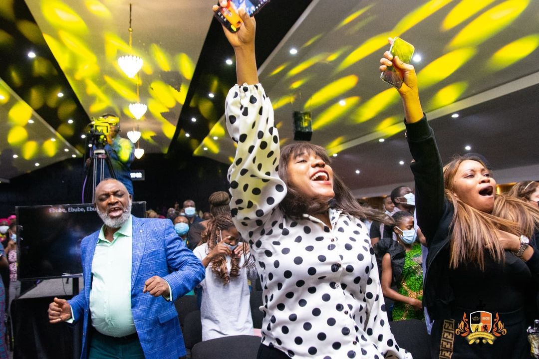 Cross-over service at The Covenant Temple Lekki – Poju Oyemade